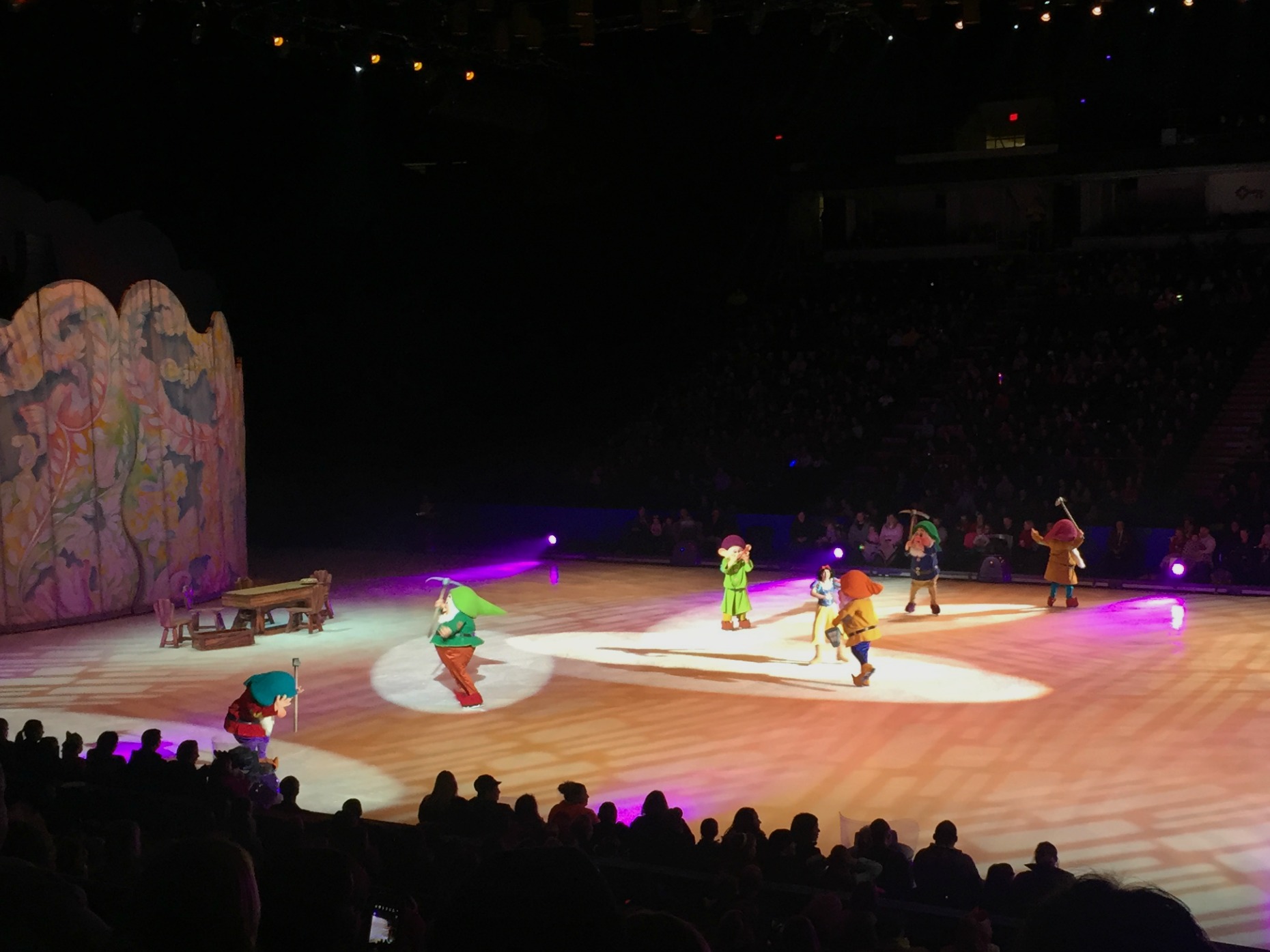 Disney on Ice: 100 Years of Magic - A Nation of Moms