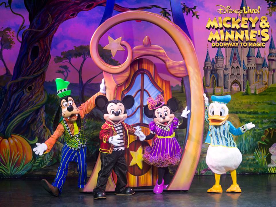 Our Fun Night at Disney Live! Presents Mickey and Minnie's Doorway to ...